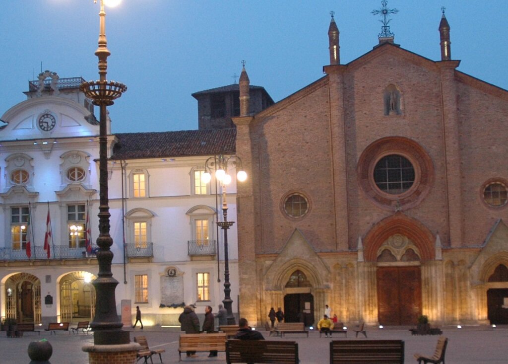 Experiences - Asti Walking Tour - Monferrato